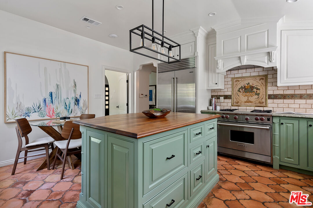 3710 Effingham Place, Los Angeles, CA 90027 | Compass