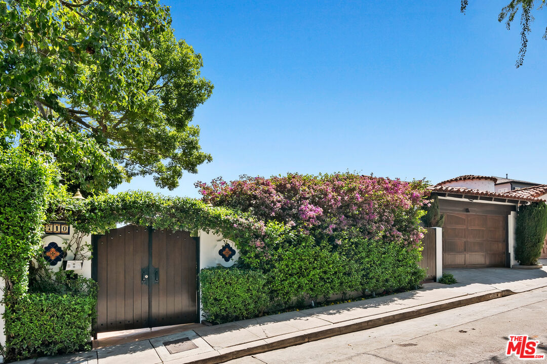 3710 Effingham Place, Los Angeles, CA 90027 | Compass