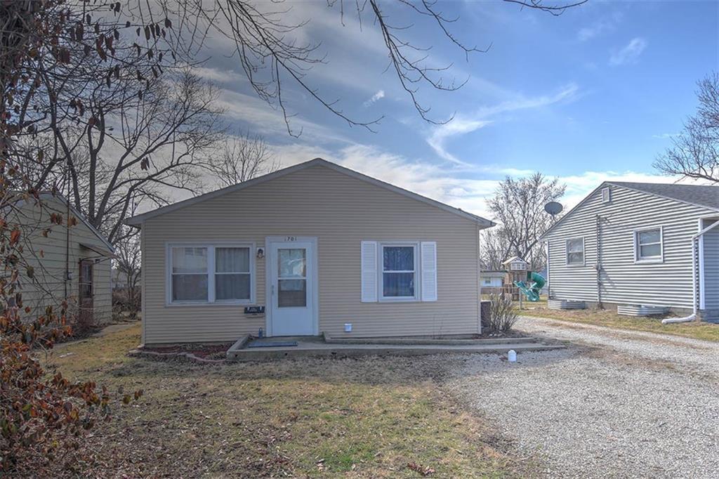 1701 West Leafland Avenue, Decatur, IL 62522 | Compass