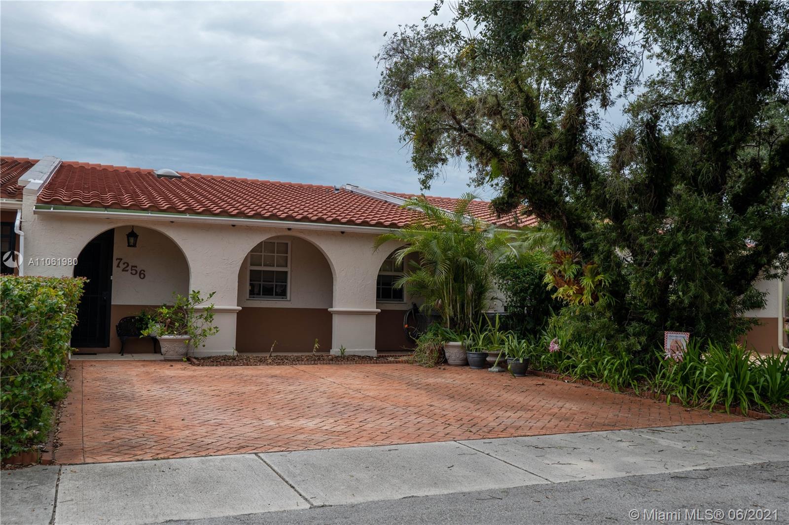 7256 Jacaranda Lane, Unit 7256, Miami Lakes, FL 33014 | Compass