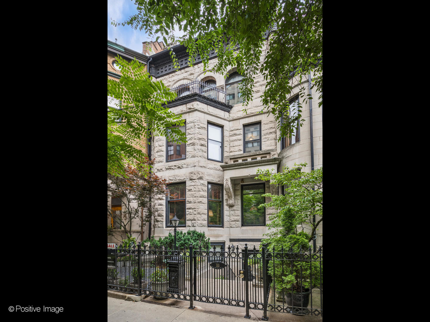 33 E Division St, Chicago, IL 60611 | MLS #12427218 | Compass