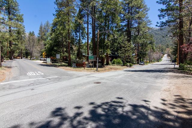 Amber Booth, Real Estate Agent - Compass