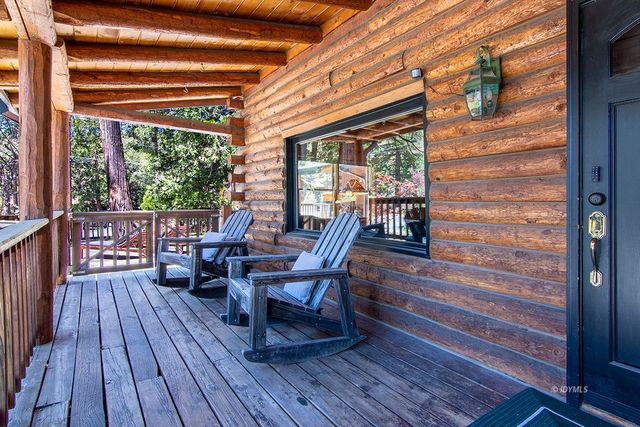 Amber Booth, Real Estate Agent - Compass