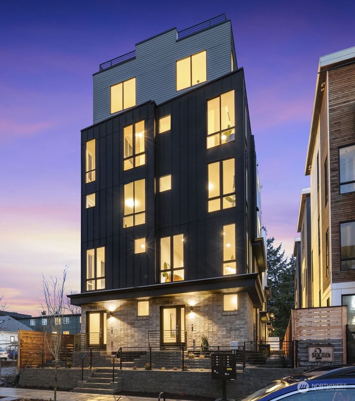 218 10th Avenue East, Seattle, WA 98102 | Compass