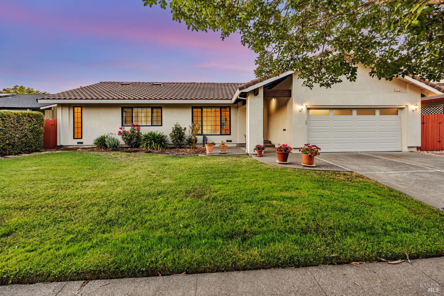 2213 Warwick Dr, Santa Rosa, CA 95405 | MLS #325073166 | Compass