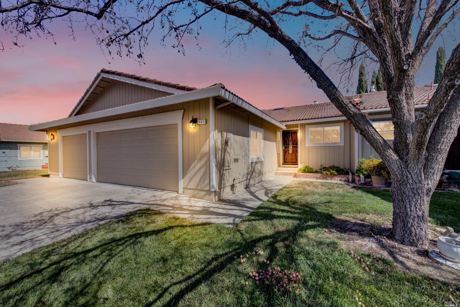 121 Bryce Way, Vacaville, CA 95687 | Compass