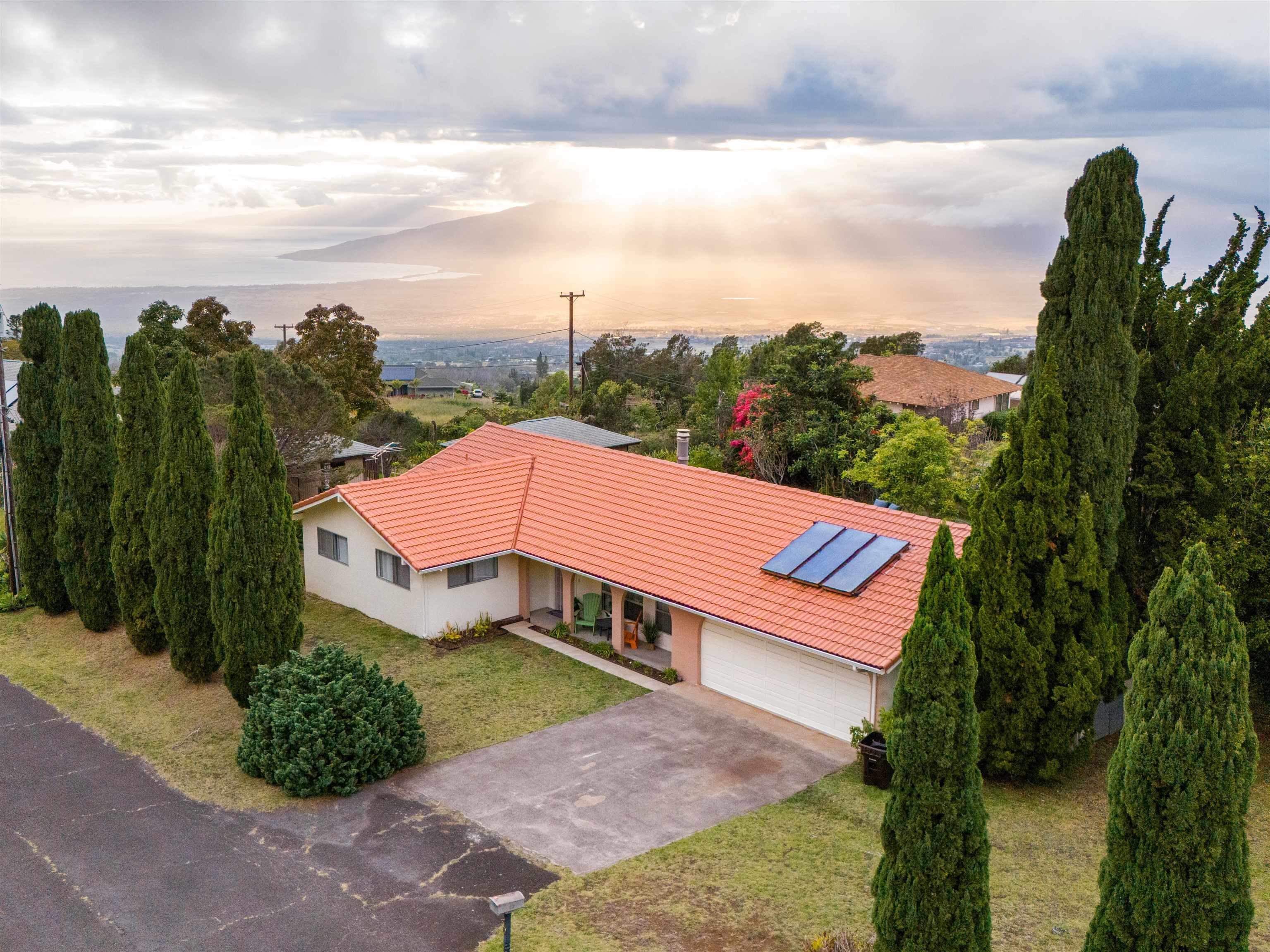 10 Meakoho Place, Kula, HI 96790 | Compass