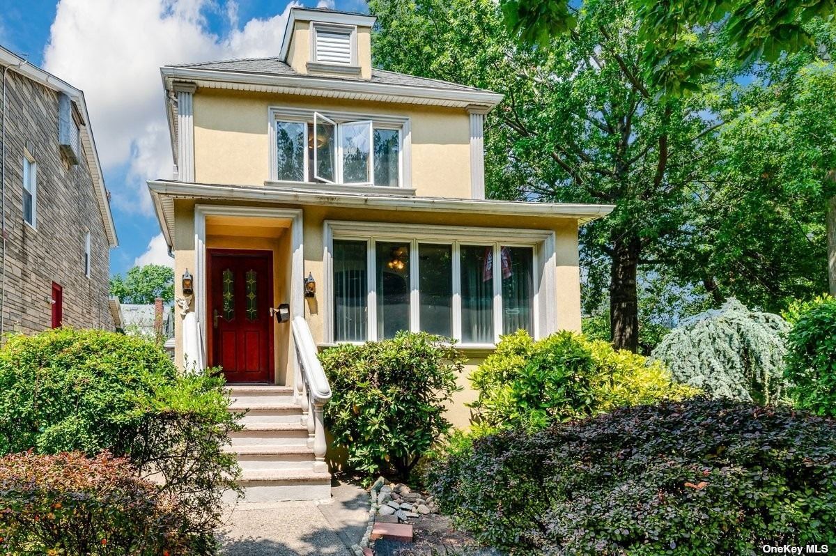 173-41 Grand Central Parkway | Compass