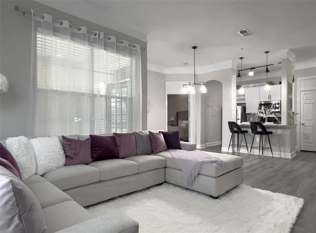 7105 Old Katy Road, Unit 4121, Houston, TX 77024 | Compass