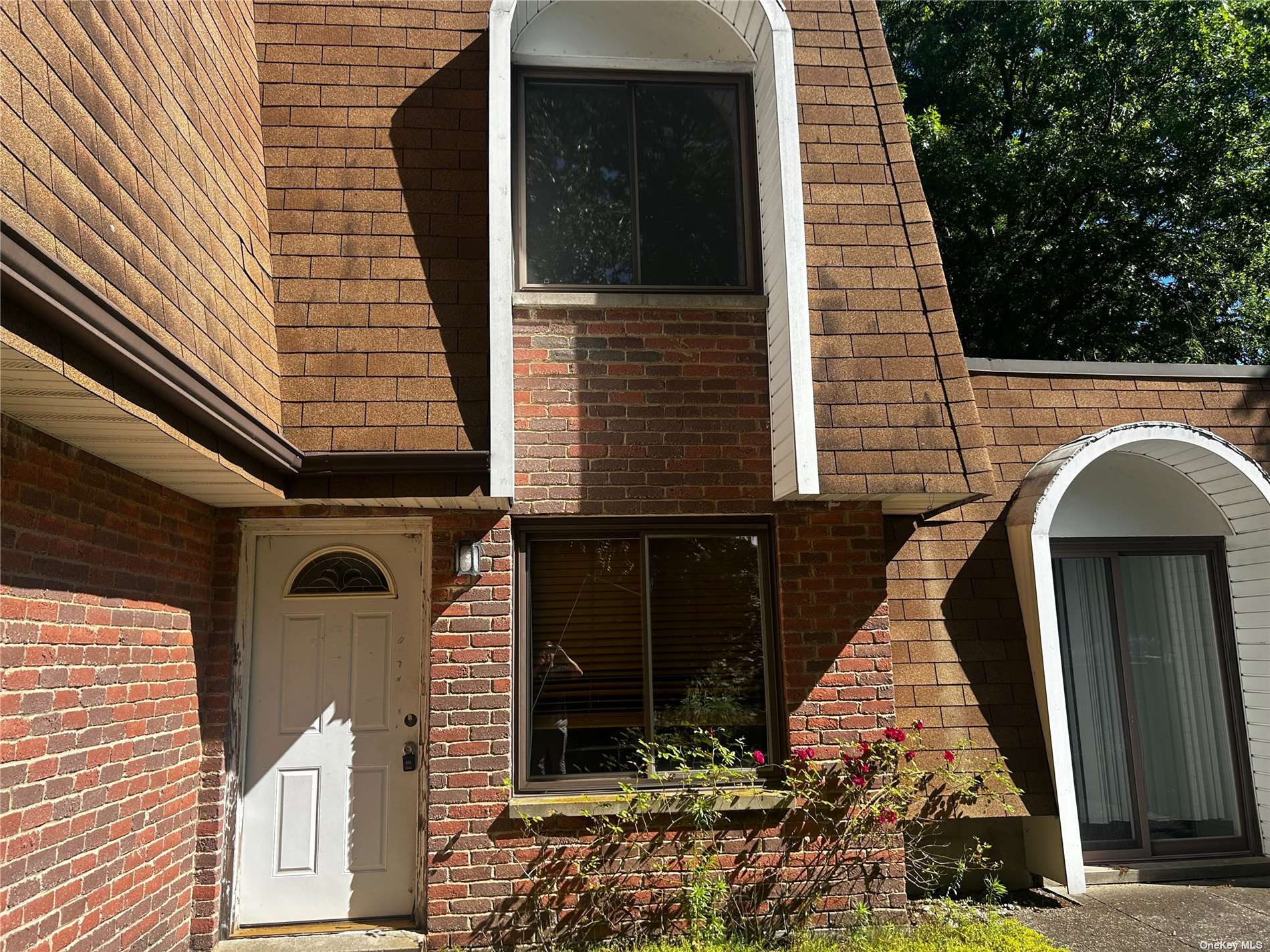 186 Skyline Drive, Unit 2, Coram, NY 11784 | Compass