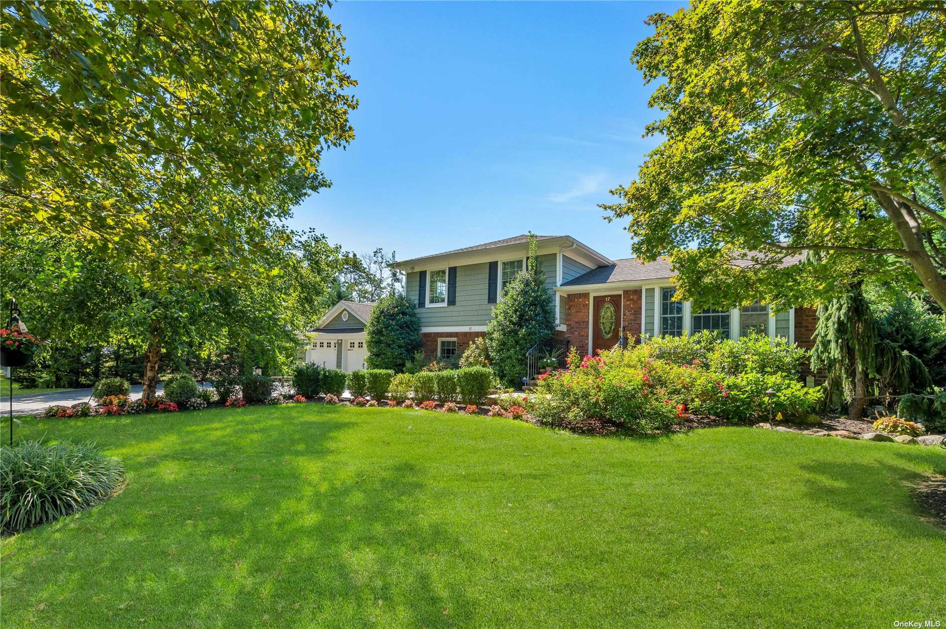17 Meadow Lark Drive, East Northport, NY 11731 | Compass