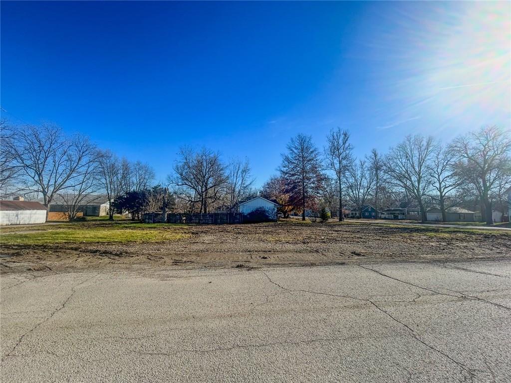 400 Main Street, Garden City, MO 64747 | Compass