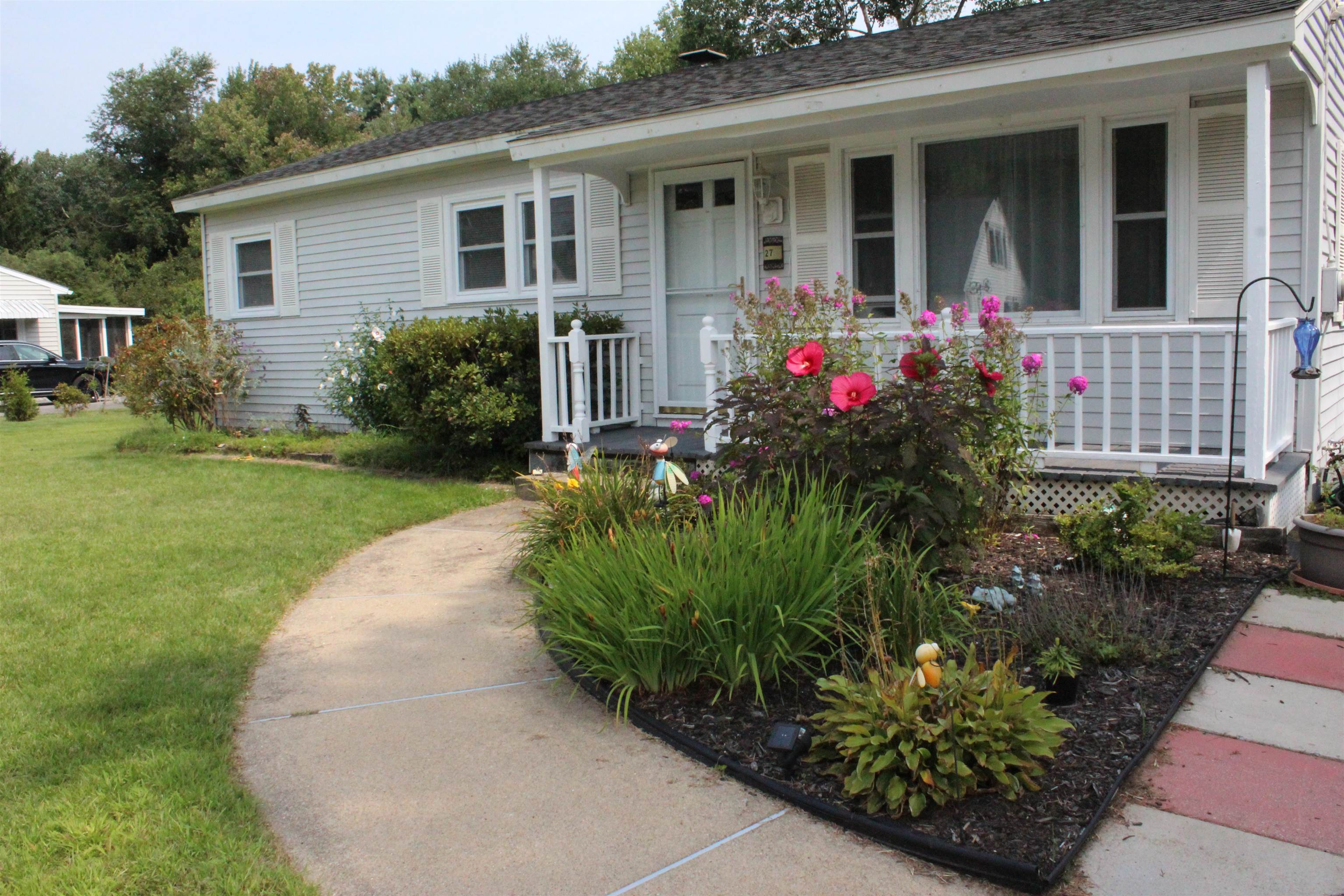 27 Ruta Circle, Manchester, NH 03102 | Compass