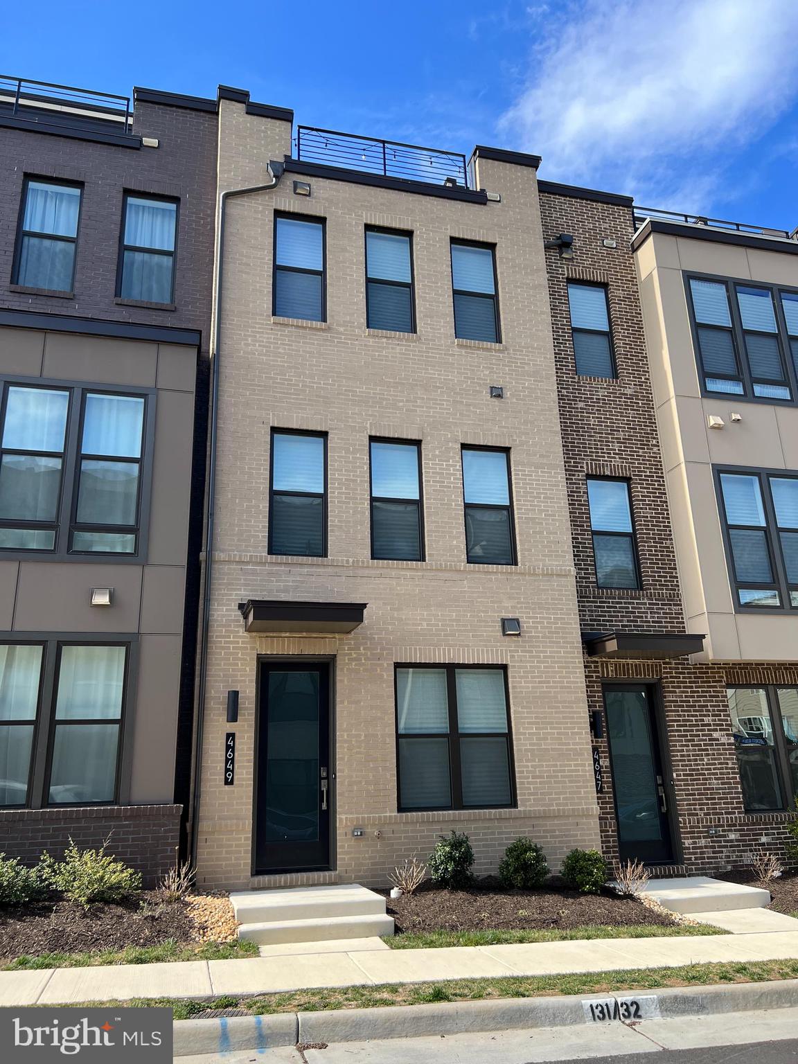 4649 Charger Place, Chantilly, VA 20151 | Compass