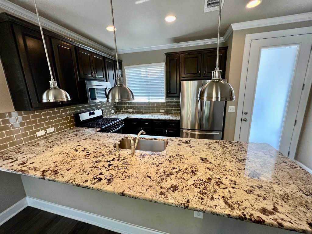 Caroline Summer Granite