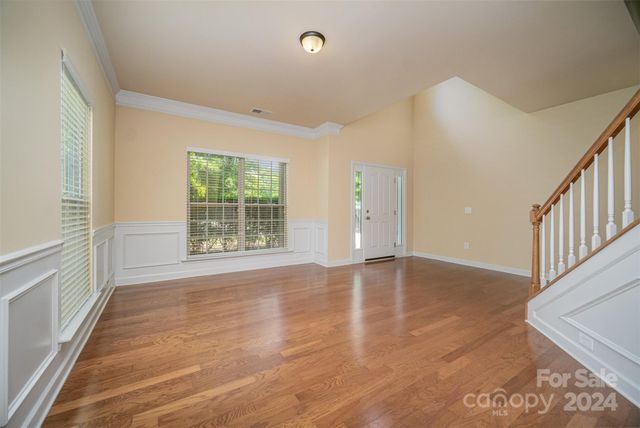 Leigh Bryant, Real Estate Agent - Compass