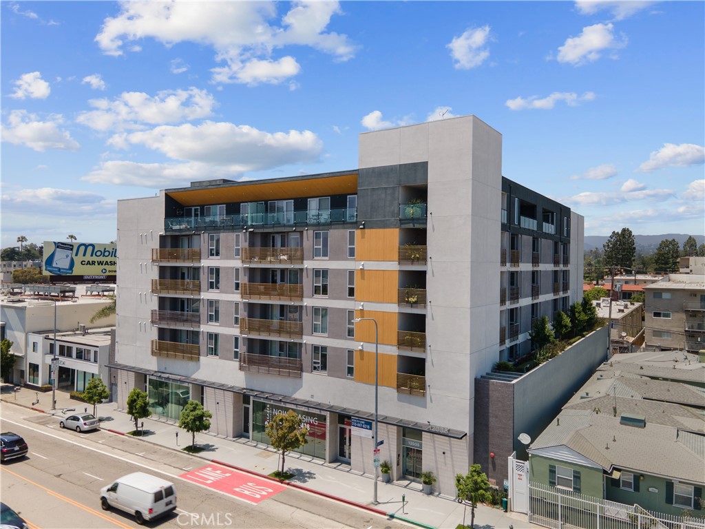 12029 Wilshire Boulevard, Unit 314, Los Angeles, CA 90049 | Compass