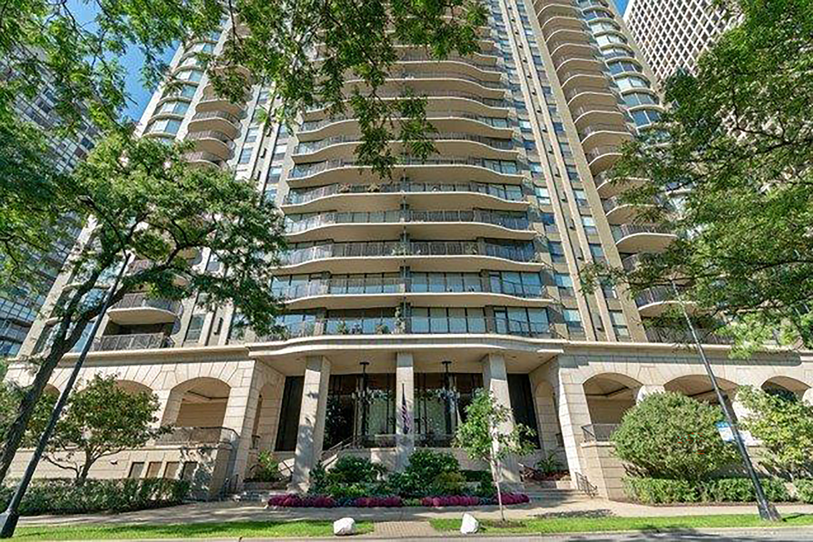 1040 N Lake Shore Dr, Unit 7C, Chicago, IL 60611 | MLS #12326611 | Compass