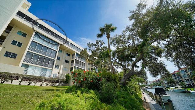 Waterfront Homes for Sale in Gulf Gate Estates, Sarasota, FL | Compass