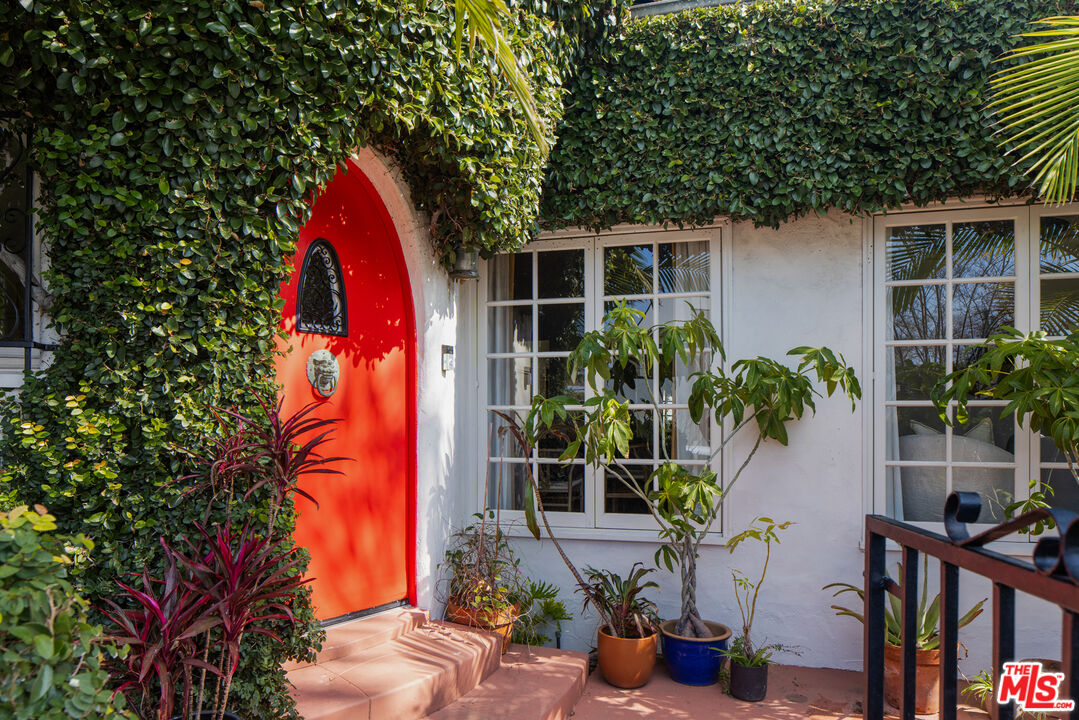 Miranda Otto List West Hollywood Home $2.75M | The Internet's largest ...
