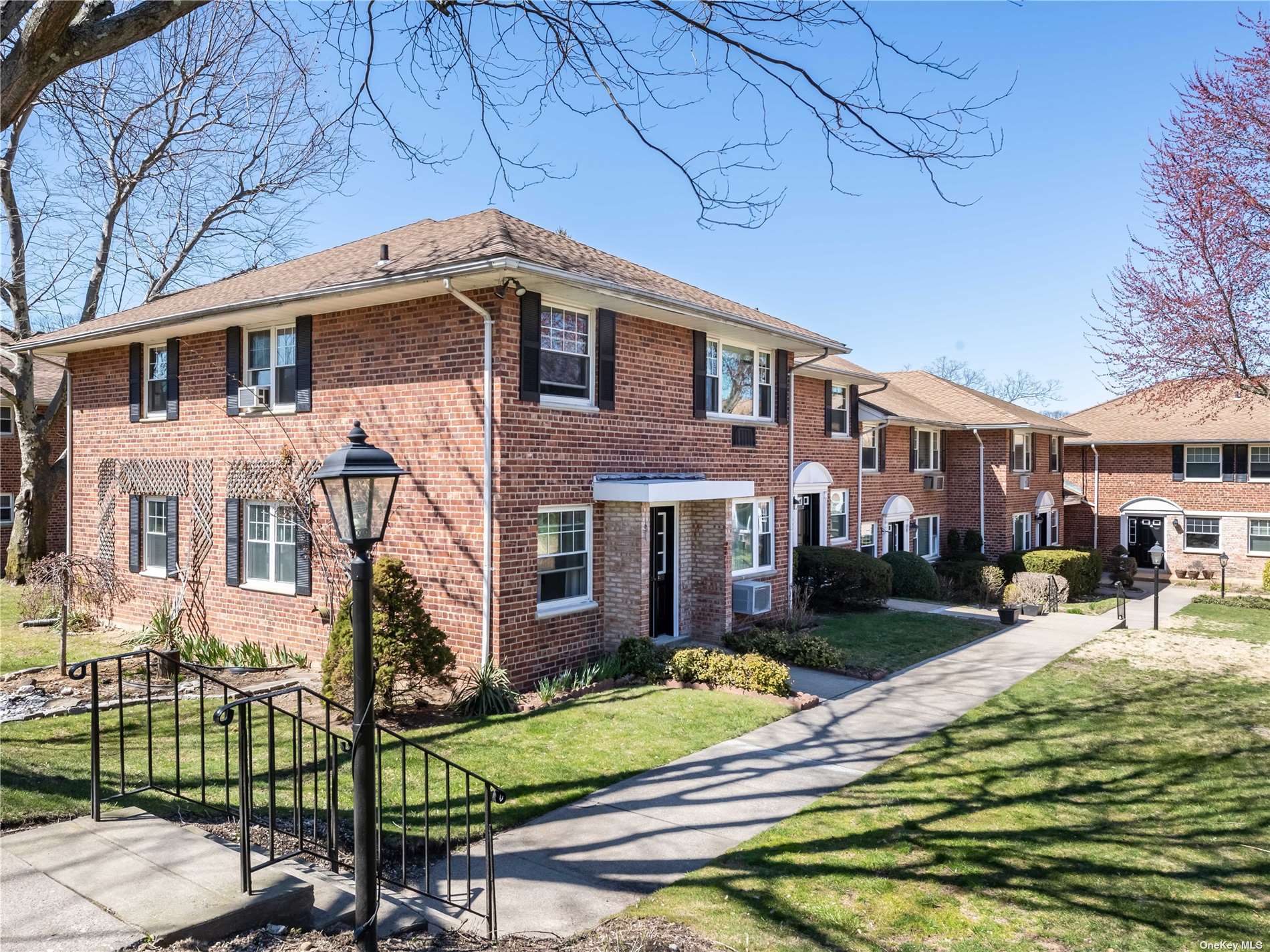 24 U Madison Street, Unit 24U, Port Washington, NY 11050 | Compass