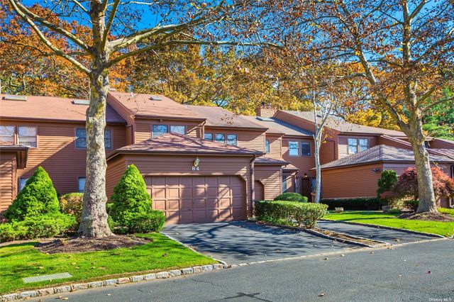 The Hamlet Estates, Jericho, NY Homes for Sale - The Hamlet Estates ...