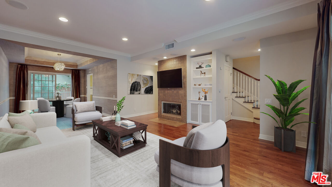 1144 Yale Street, Unit 7, Santa Monica, CA 90403 | Compass