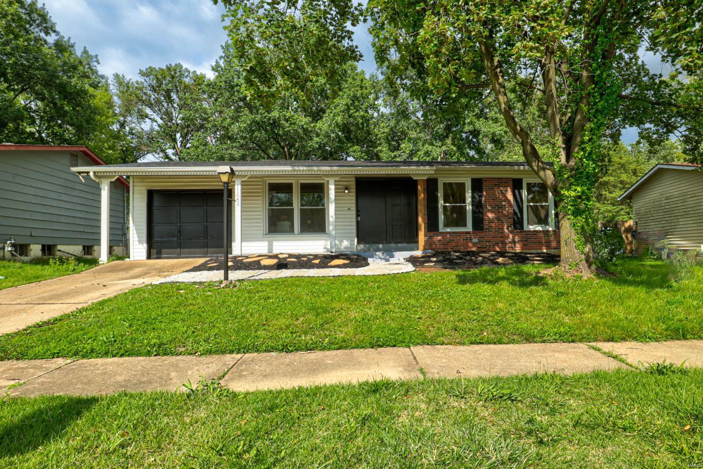 11642 Las Ladera Drive, Florissant, MO 63033 | Compass