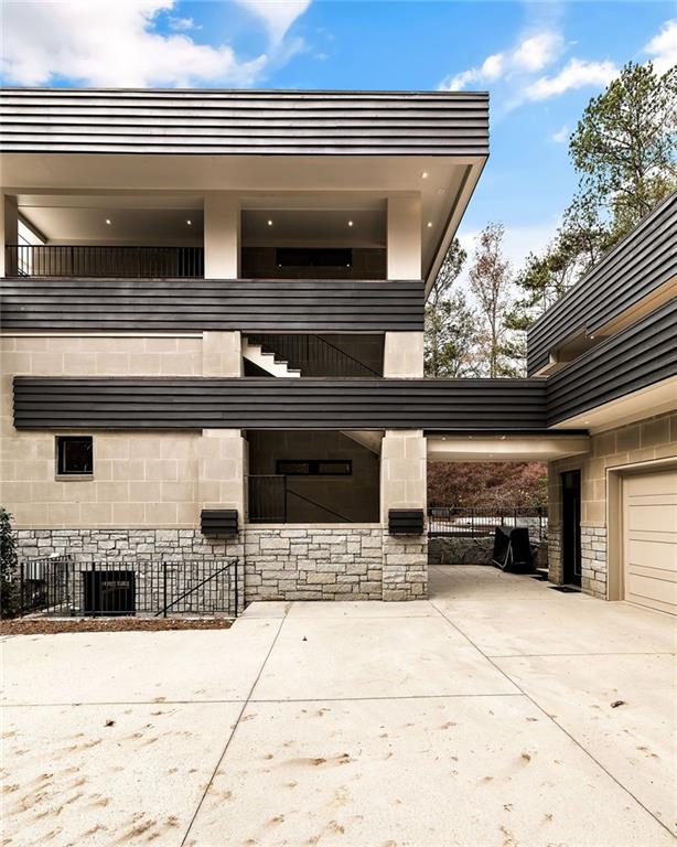 Norman Reedus List Chattahoochee Hills Home $12,500/Month | Lipstick Alley