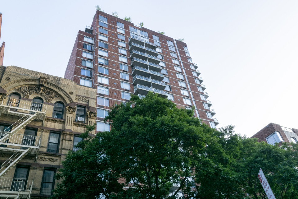 The Grand Chelsea at 270 W 17th St - Manhattan, NY | Compass
