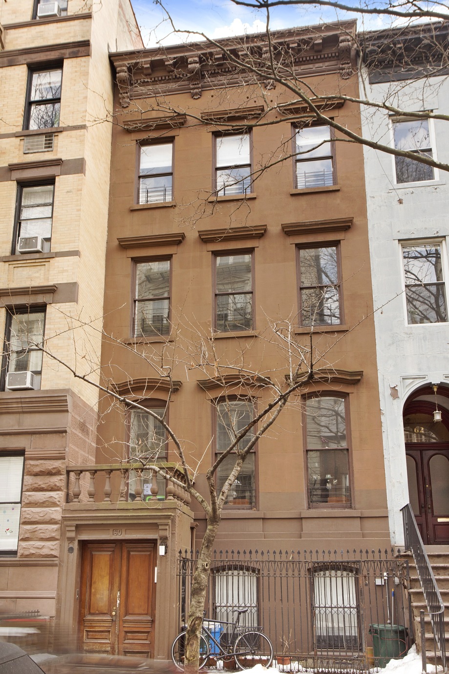 60 Perry Street, Uppr DPLX | Compass