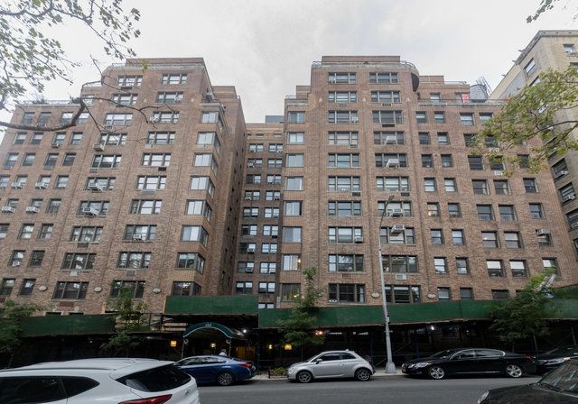 152 E 94th St in Manhattan, NY | Compass