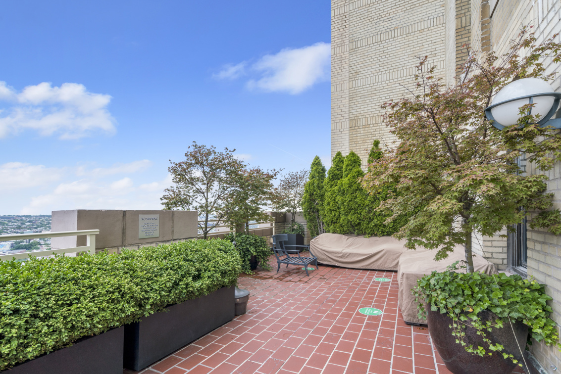 One Hanson Place Condominium at 1 Hanson Pl - Brooklyn, NY | Compass
