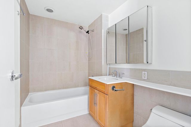 53 Boerum Place, Unit 11C, Brooklyn, NY 11201 | Compass