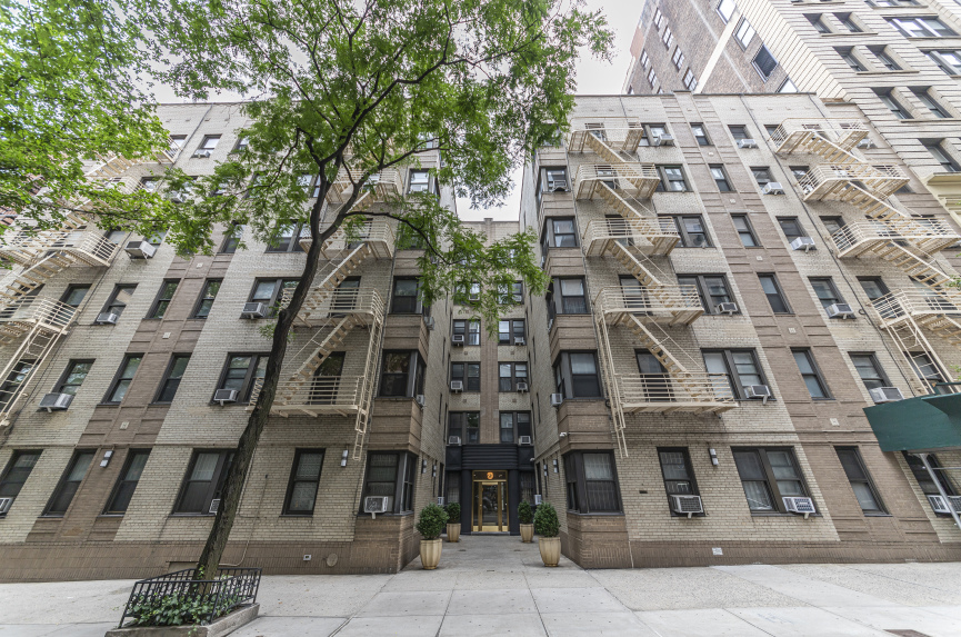 225 W 25th St in Manhattan, NY | Compass