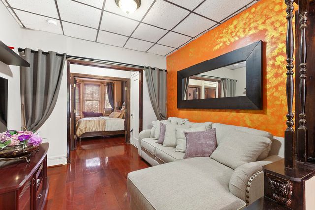 Helen Chee, Real Estate Agent - Compass