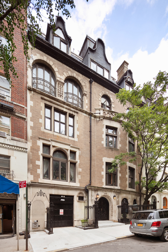 323 W 80th St in Manhattan, NY