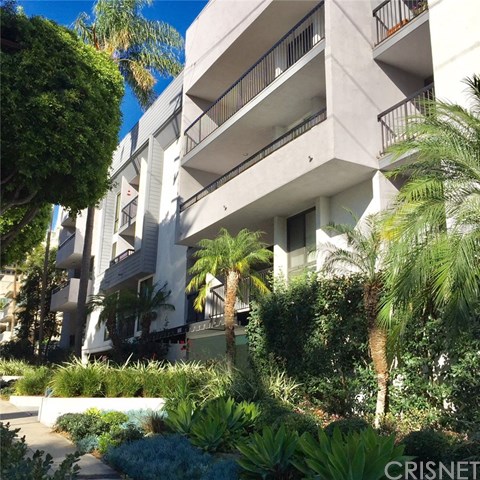 906 North Doheny Drive, Unit 220, West Hollywood, CA 90069 | Compass