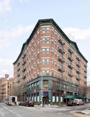 99 Bank St in Manhattan, NY