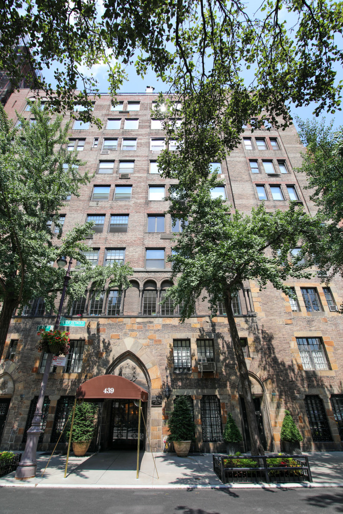 Beekman Mansion at 439 E 51st St - Manhattan, NY | Compass