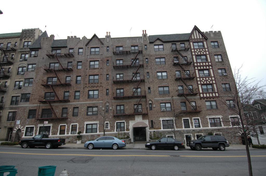 130 Bay Ridge Pkwy in Brooklyn, NY | Compass